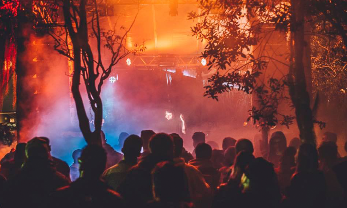 A força da Not For Us em duas compilações quentes - Alataj